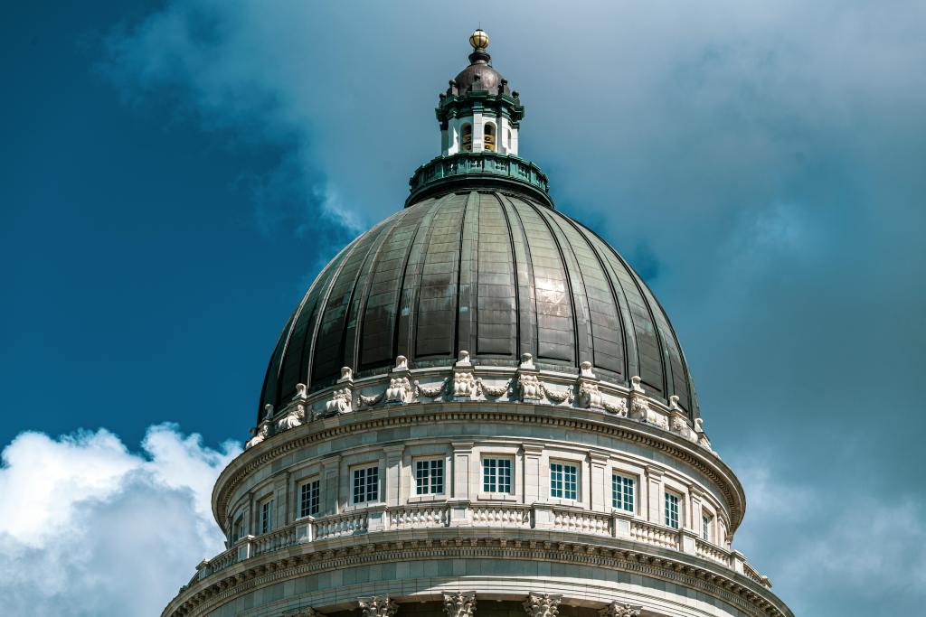 Utah leads the way: A Step towards AI Regulation - EM3 Law Blog